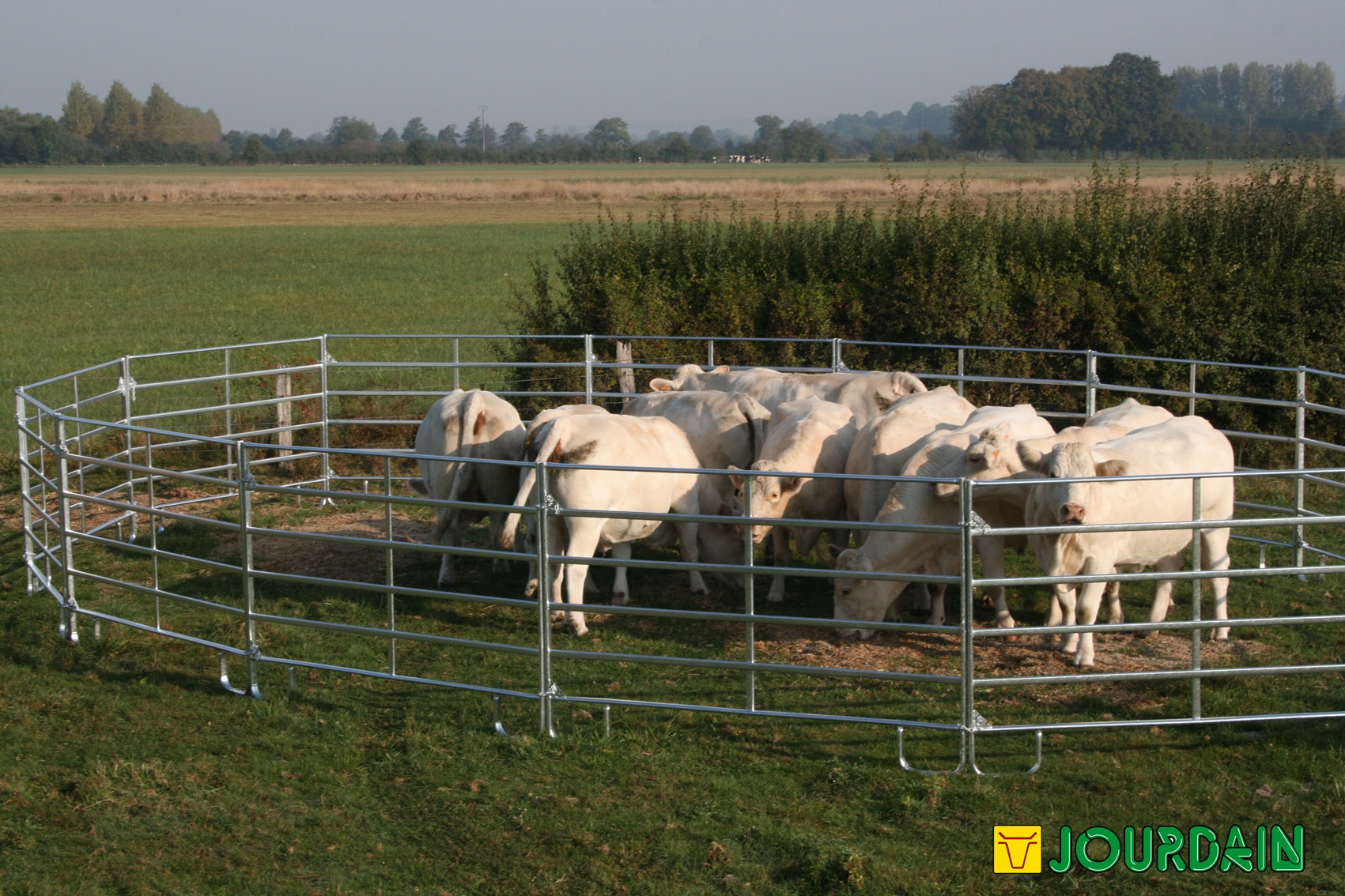 Barrières de contention JOURDAIN pour Bovins et Chevaux - Simon & Cie ...